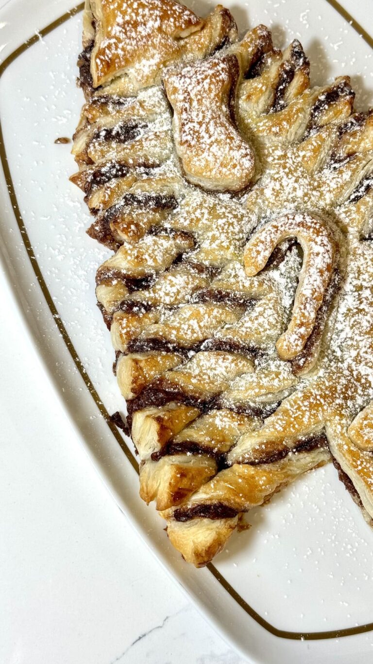 Nutella Christmas Tree Puff Pastry Dessert – Festive and Delicious!