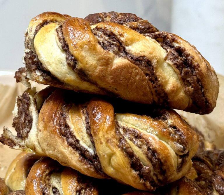 Easy Romantic Desserts for Two: 11 Quick Recipes