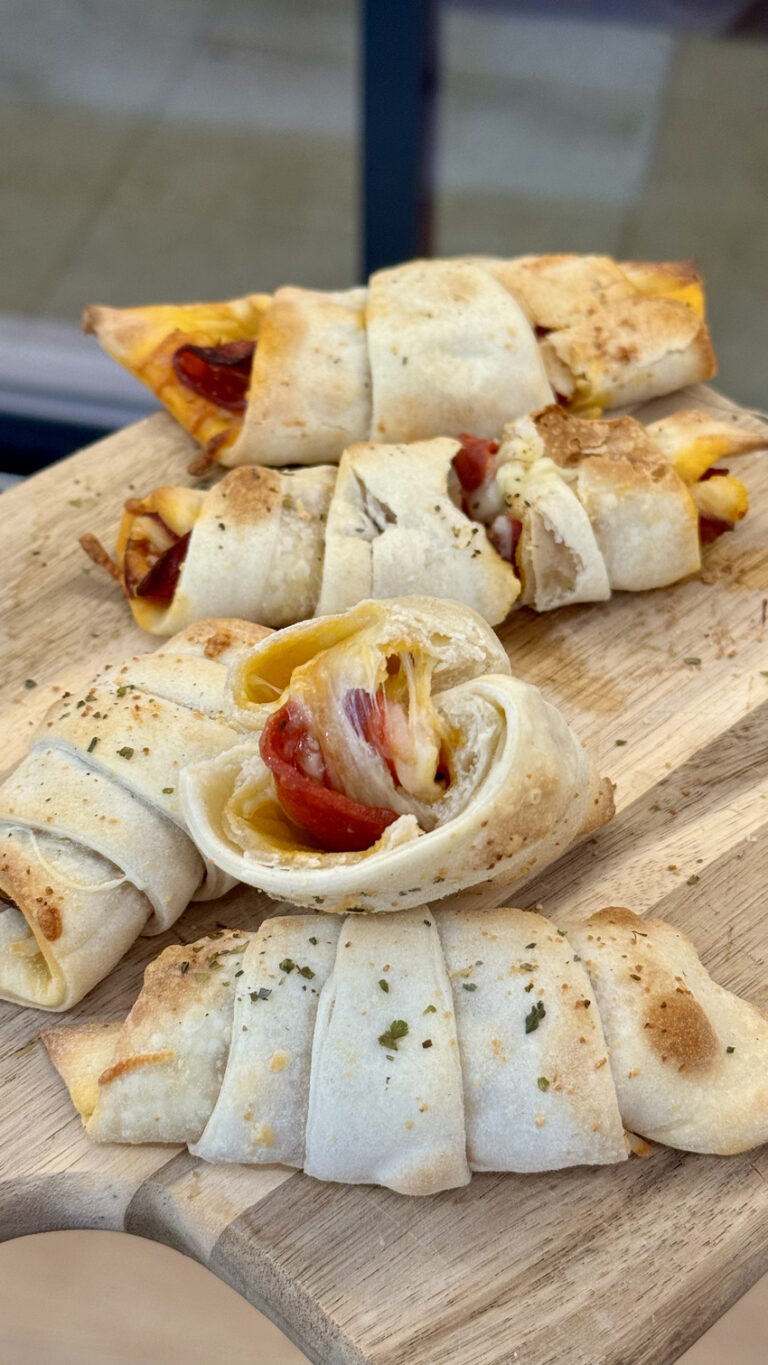Garlic Butter Pizza Croissants Recipe: A Cheesy, Flaky Delight!
