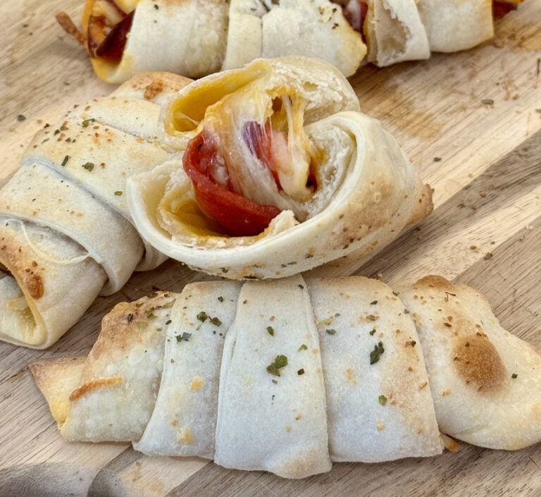 Garlic Butter Pizza Croissants Recipe: A Cheesy, Flaky Delight!