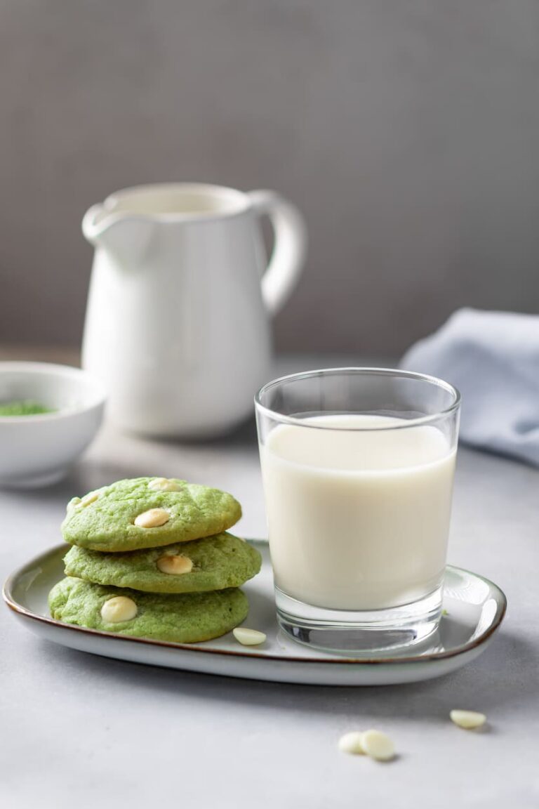 Crisp Matcha Shortbread Cookies You Can Bake in 30 Minutes