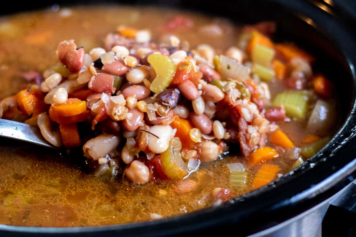 15 Hearty Crock Pot 15 Bean Soup Recipes Perfect for Cold Nights