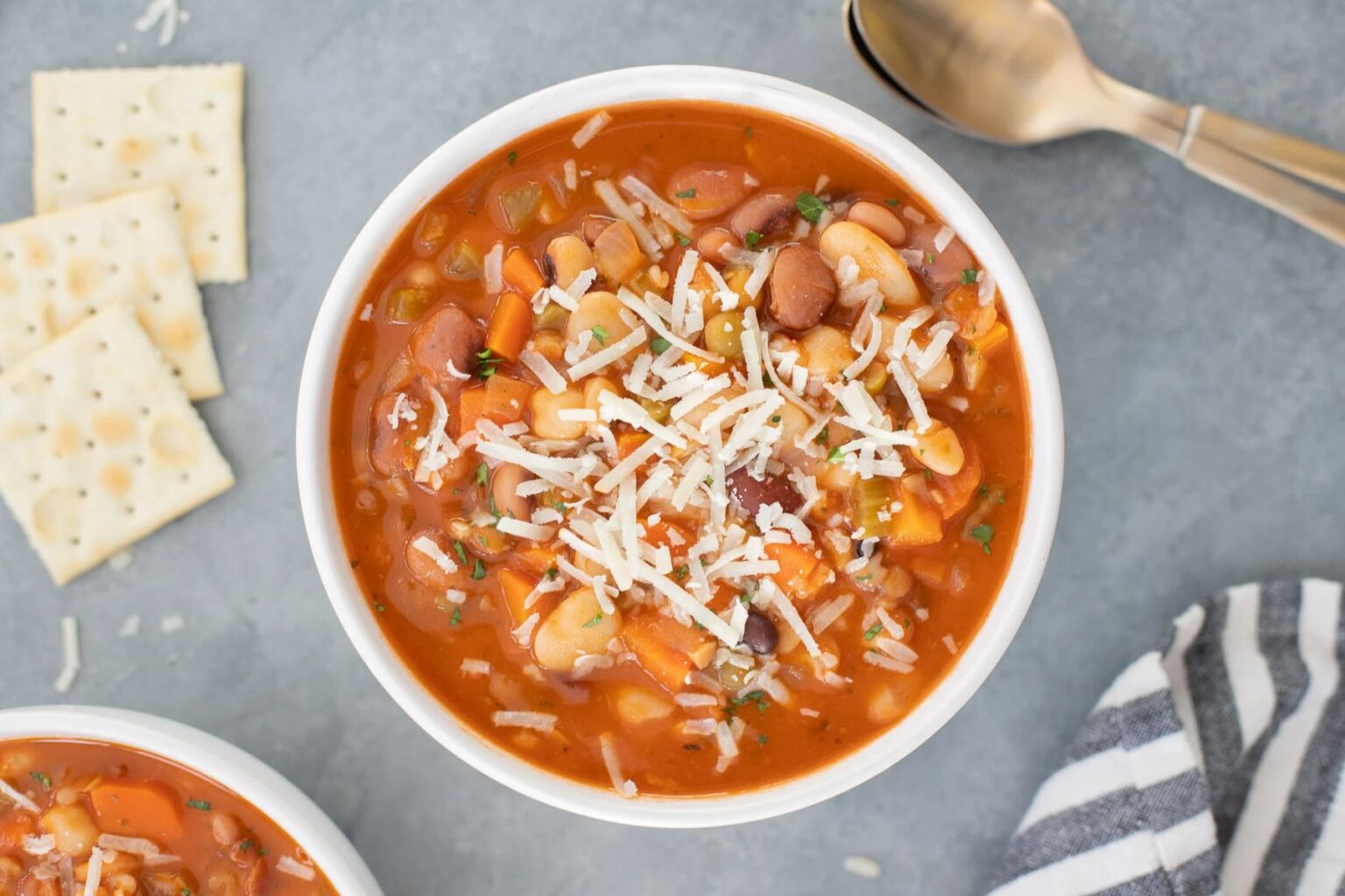 15 Hearty Crock Pot 15 Bean Soup Recipes Perfect for Cold Nights