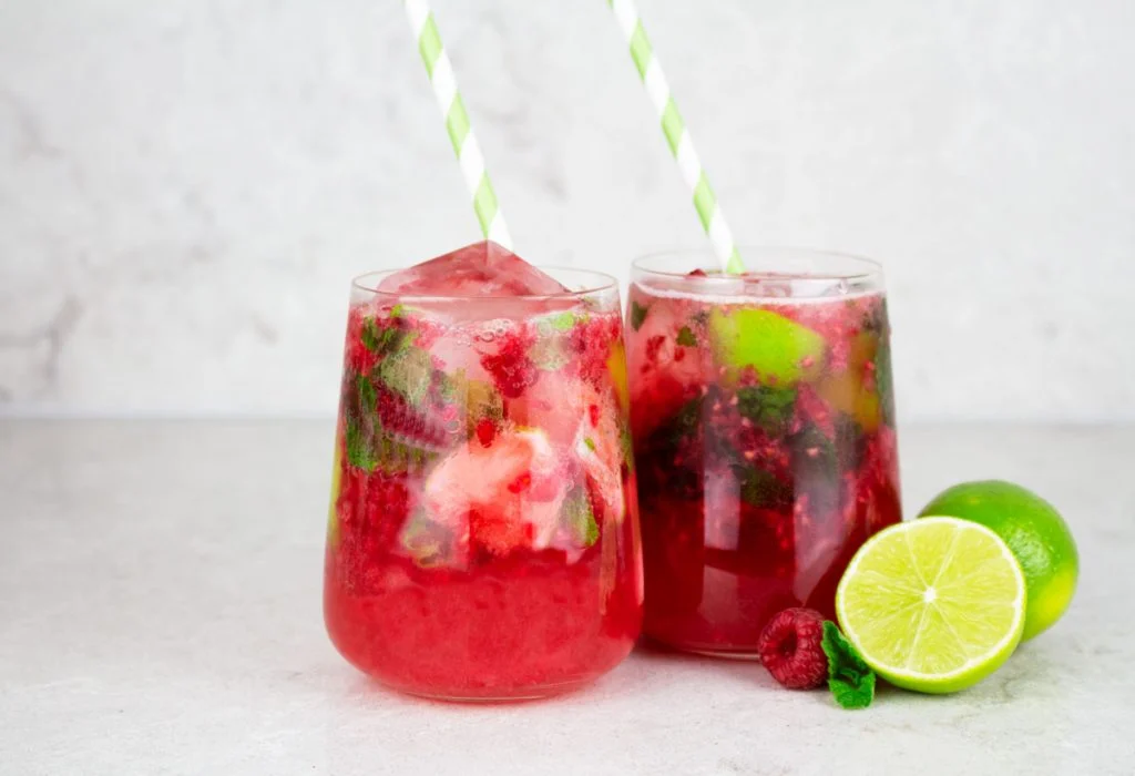 29 Pretty Mocktails Spring Drinks Everyone Will Love (No Alcohol Needed)