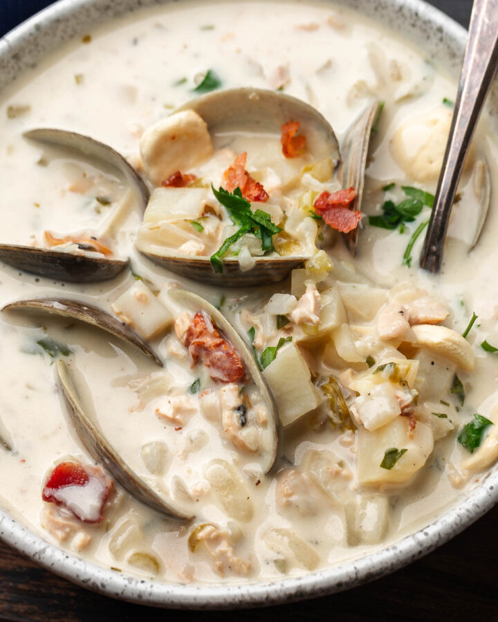 21 Best Clam Chowder Recipes (Creamy & New England Style)